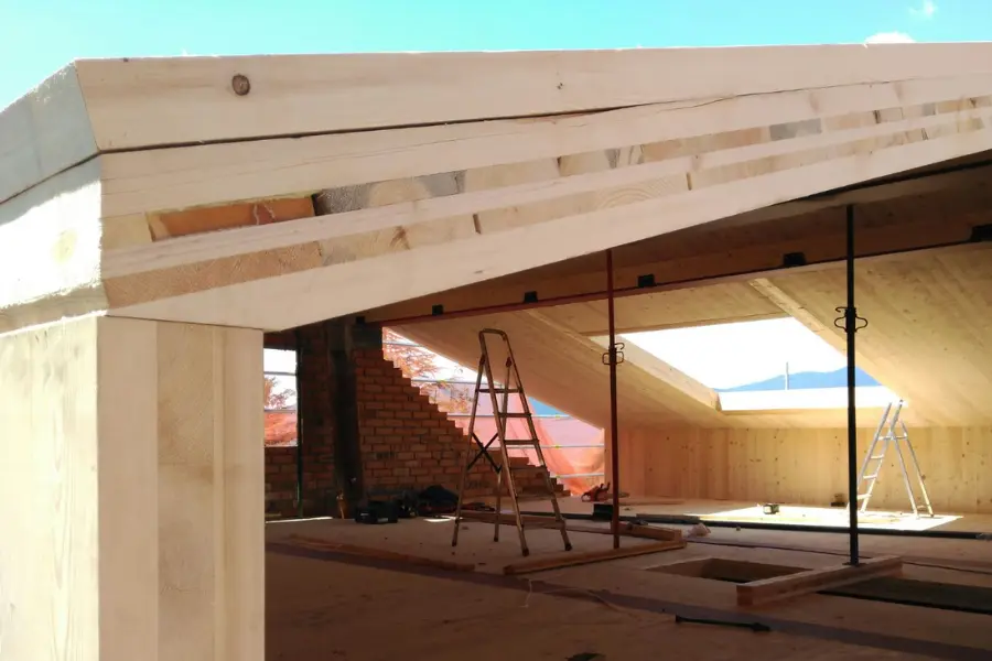 Paneles CLT para Construcción Sostenible y Eficiente